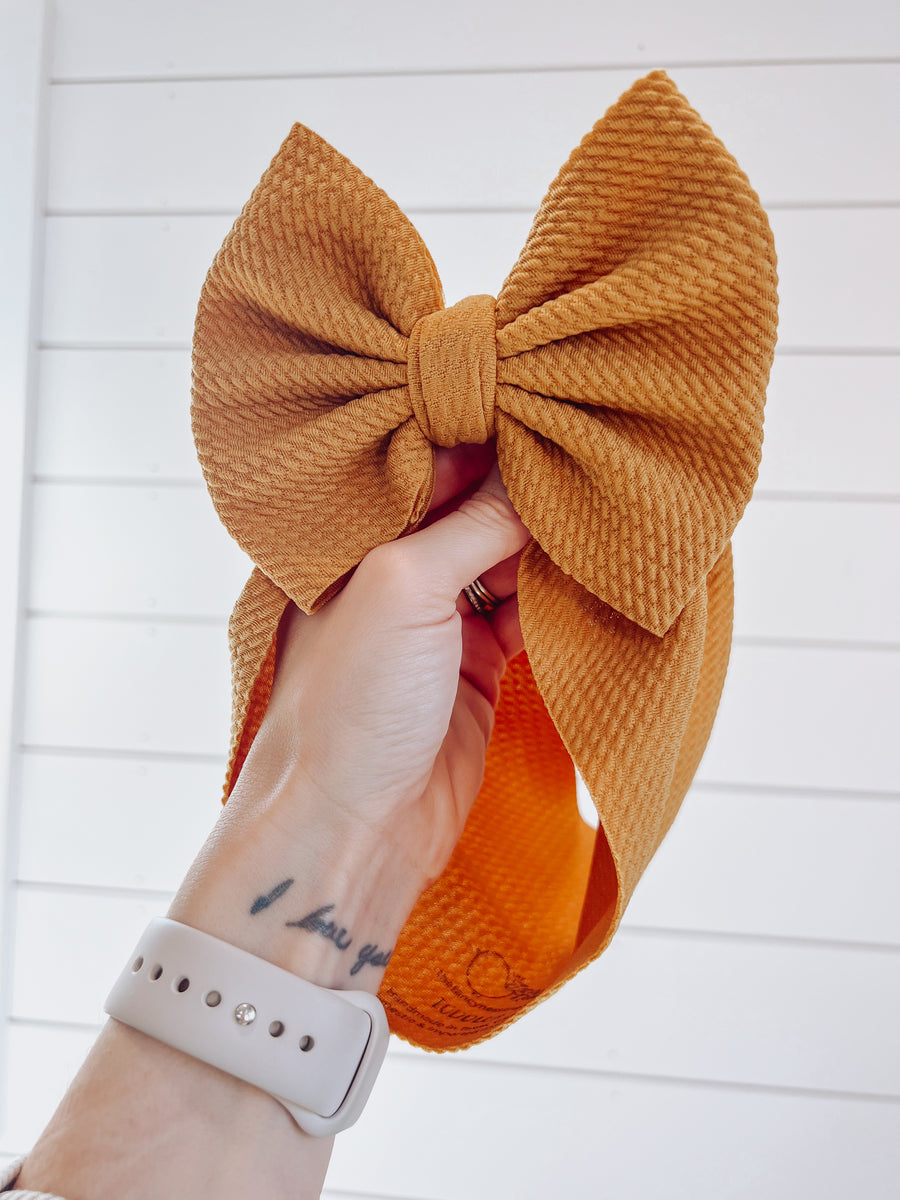 Carmel Fancy Bullet Bow – The Fancy Nestling